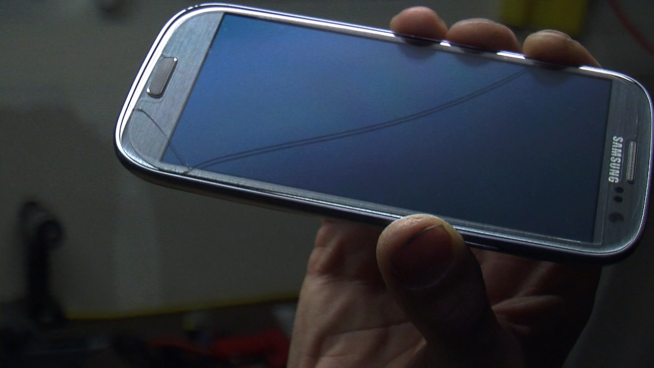 Know How...: How to Fix a Cracked Touch Screen Phone